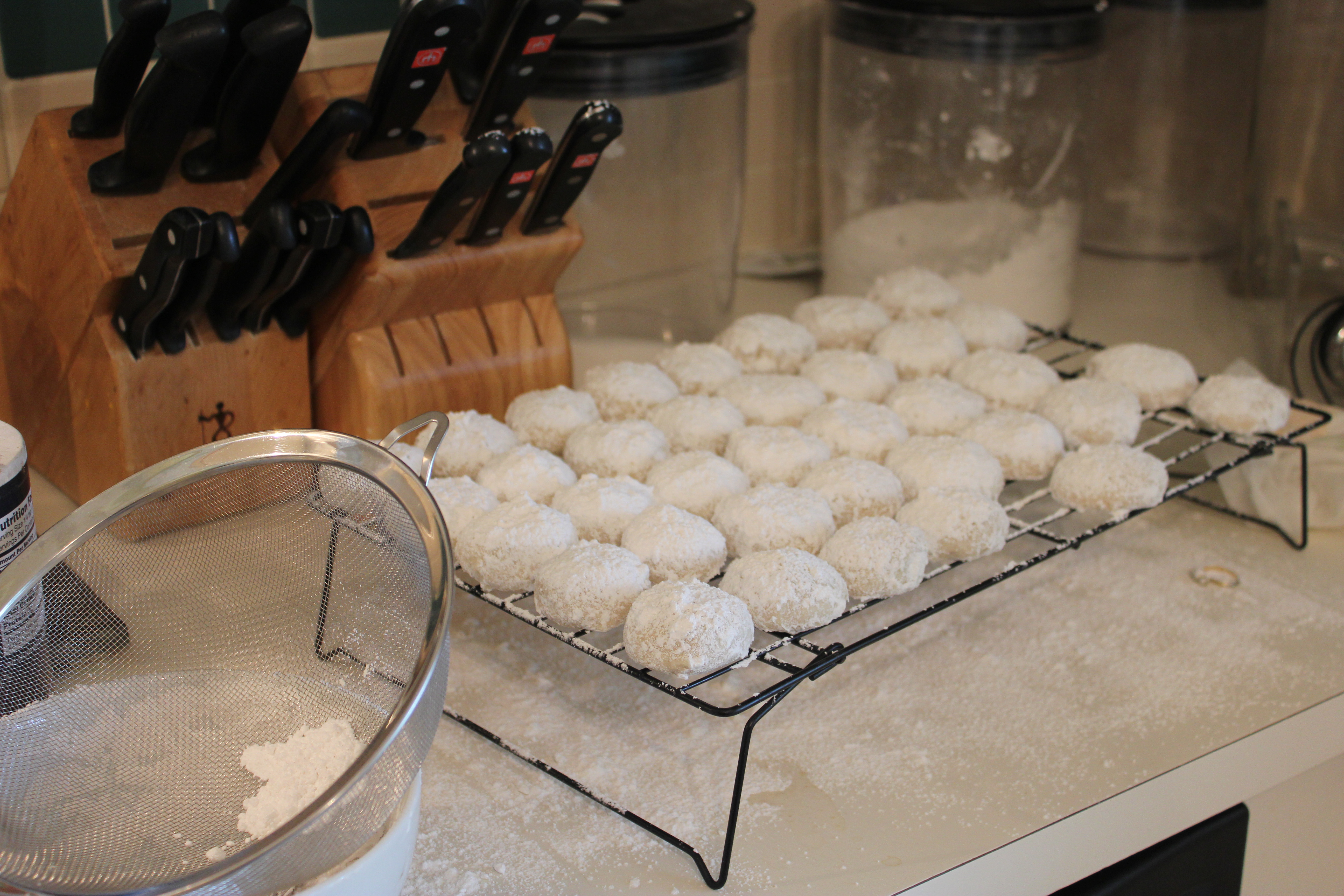 Mexican wedding cookies (Polvorones) - Ashley Pardo